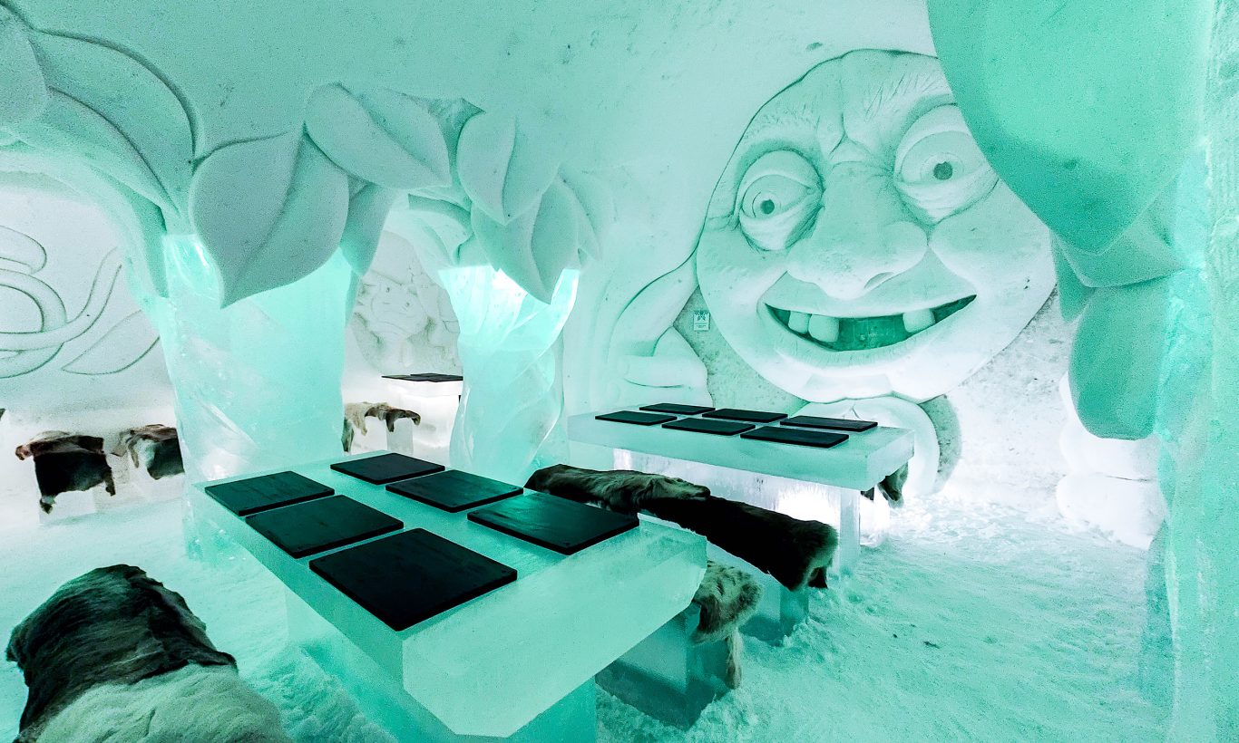 Ice Restaurant | Rovaniemi | Dessert Served on an Ice Plate