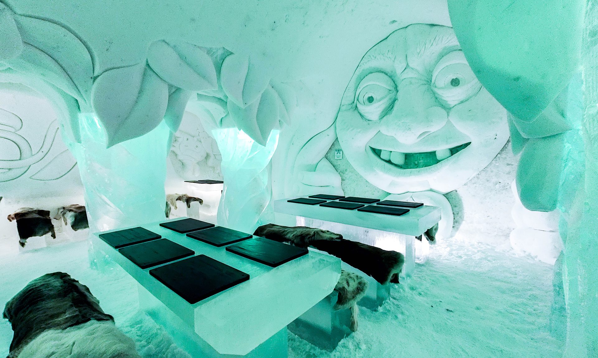 Ice Restaurant | Rovaniemi | Dessert Served on an Ice Plate