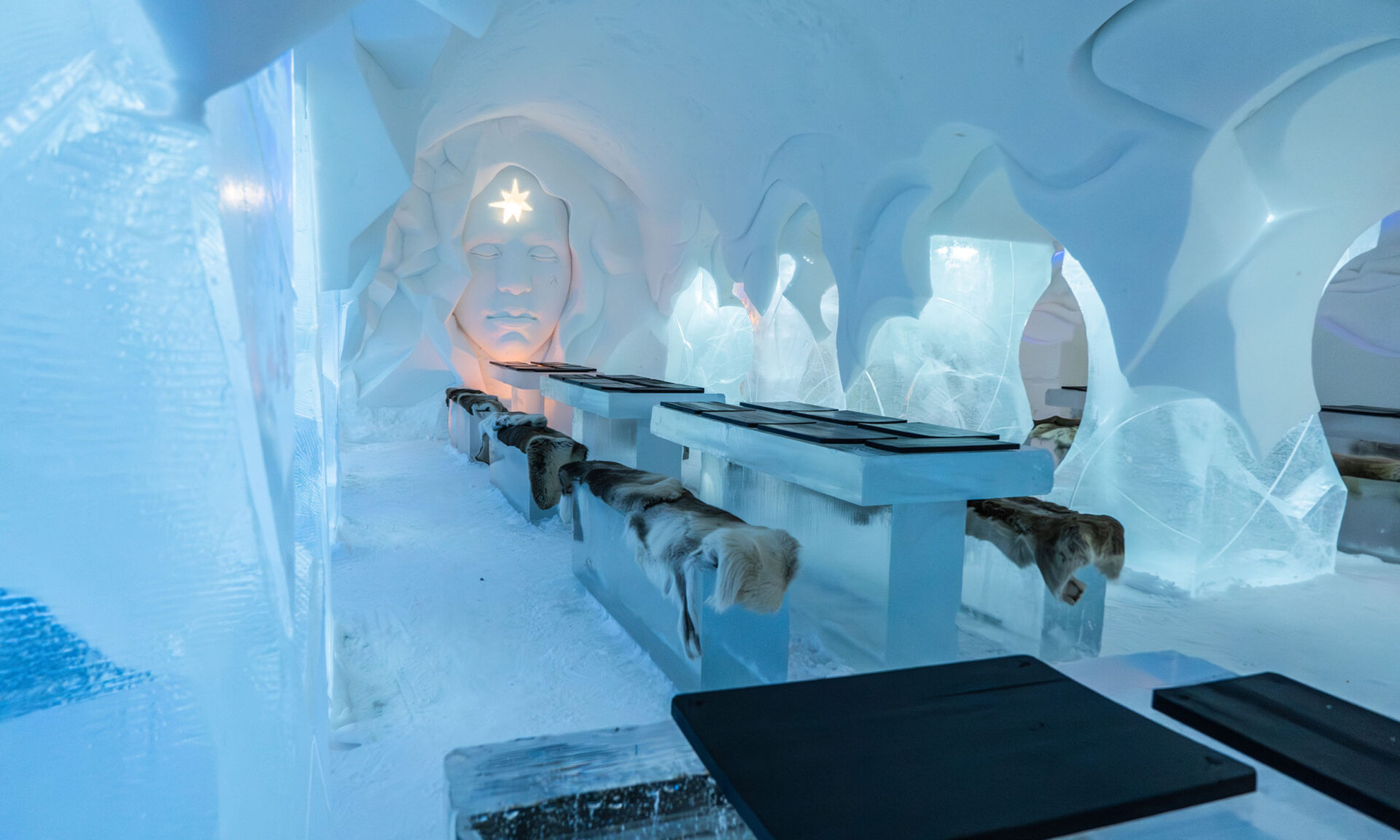 Ice Restaurant | Rovaniemi | Arctic SnowHotel & Glass igloos